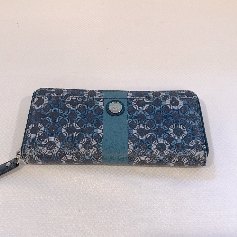 Coach Zip Around Wallet Color Denim Blue - Gem